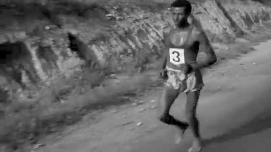 Αφιέρωμα του Αρχείου της ΕΡΤ στον Αμπέμπε Μπικίλα (25/10/1973)