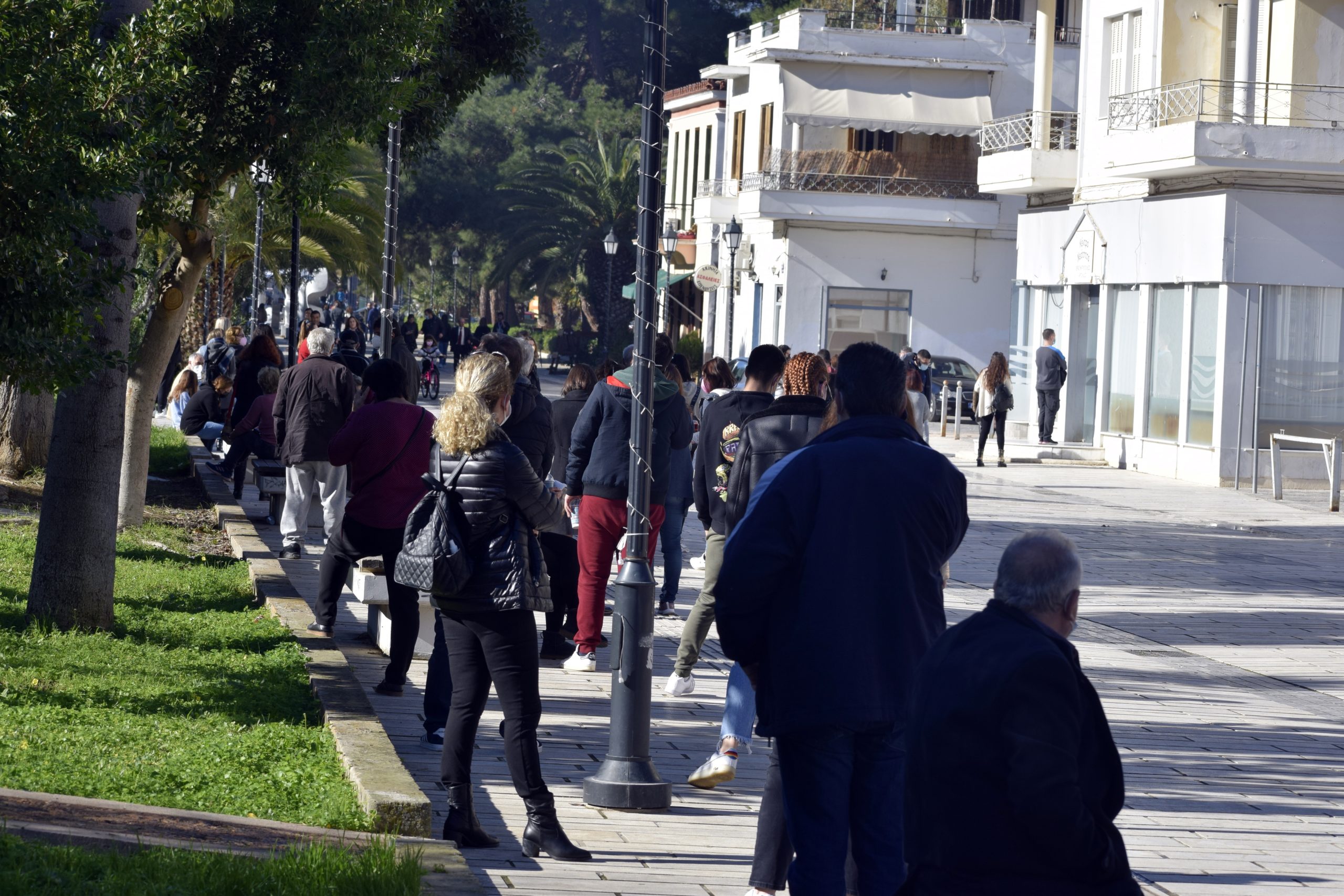 Ηλίας Μόσιαλος για Όμικρον: Προστασία μετά τους εμβολιασμούς ...
