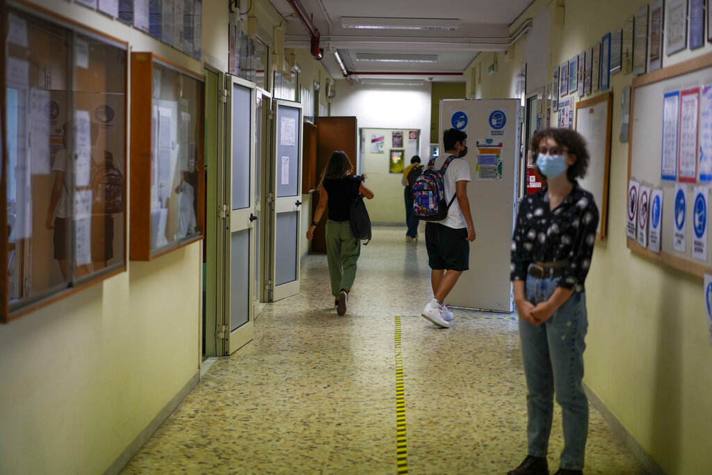 Ιταλία: Ανοίγουν τα σχολεία εν μέσω χάους - Αναμένονται διευκρινίσεις ...