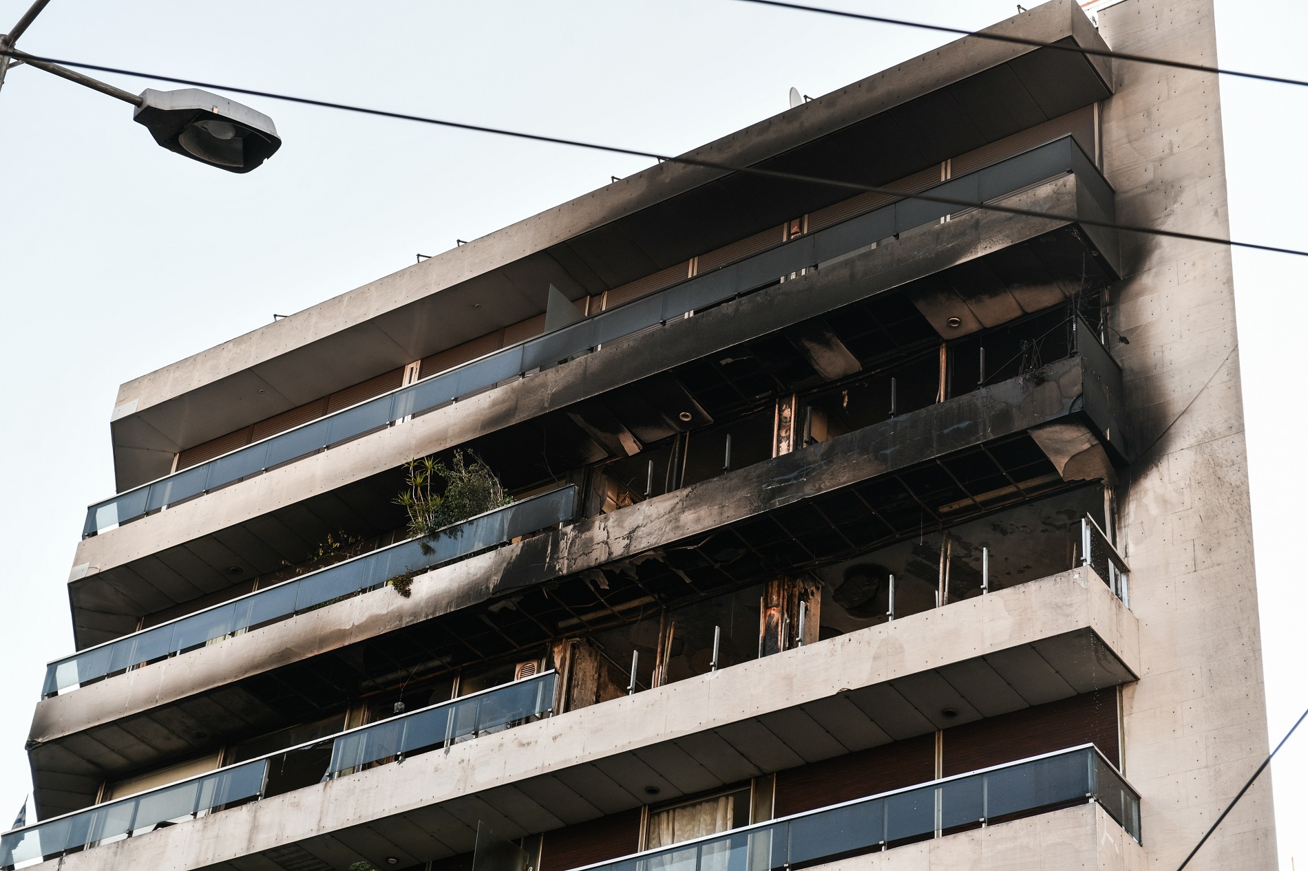 Πυρκαγιά σε διαμέρισμα στην Αγ. Μελετίου - Απεγκλωβίστηκε 60χρονος ...