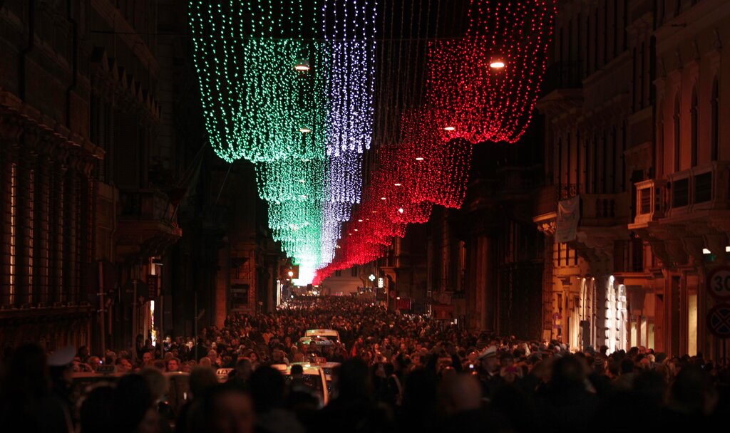 Ιταλία: Σε λεπτή κλωστή η Κυβέρνηση Ντράγκι, πόσο ακόμα θα αντέξει ο ...