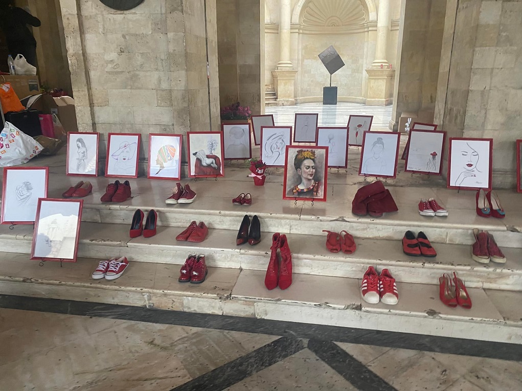 Ηράκλειο: Ένα ζευγάρι κόκκινα παπούτσια για κάθε γυναίκα - θύμα έμφυλης ...