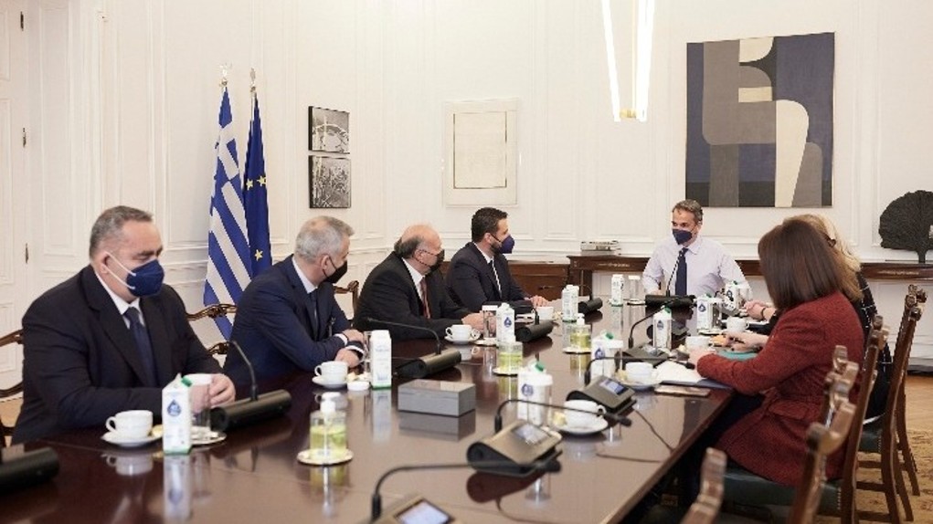 Συνάντηση του πρωθυπουργού με ομογενείς της Αλβανίας - ertnews.gr