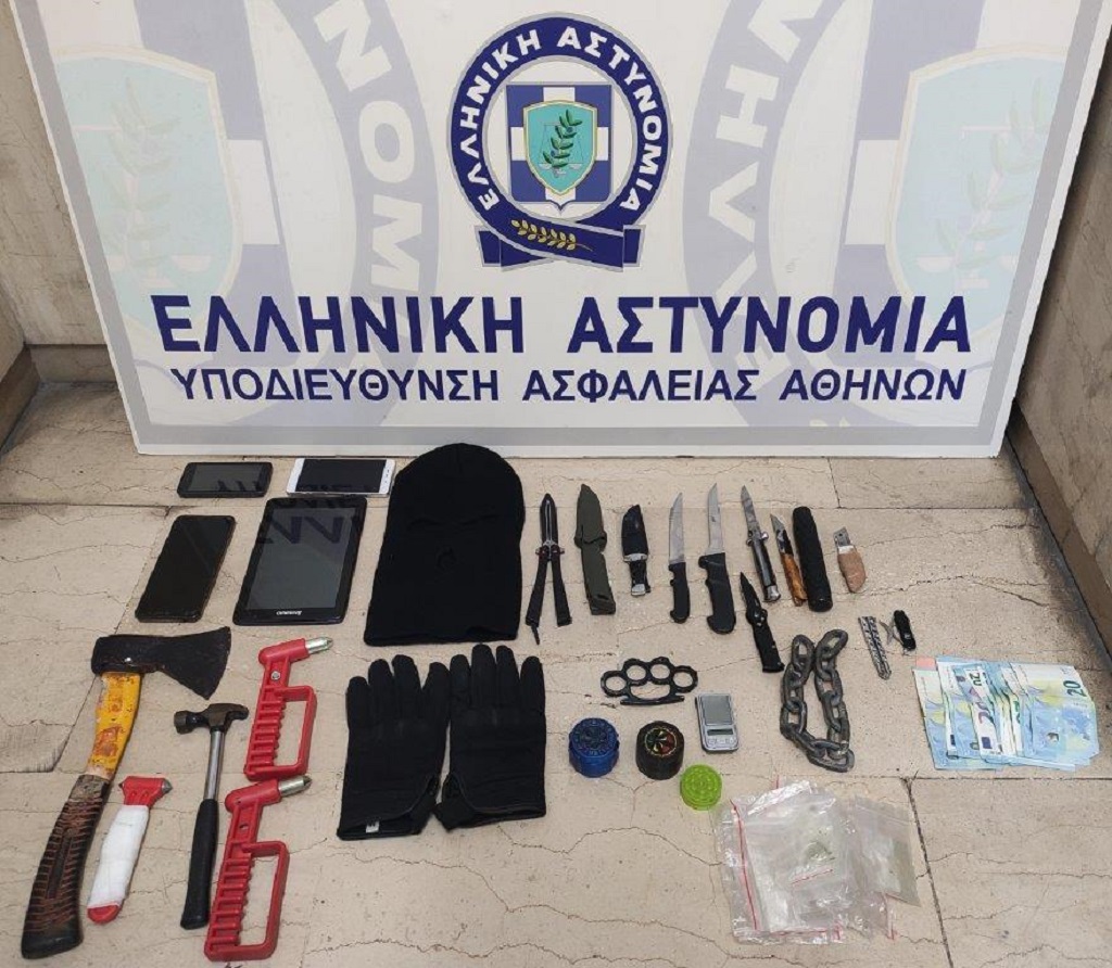 Σύλληψη 15χρονου και 17χρονου που λήστευαν ανήλικους - ertnews.gr