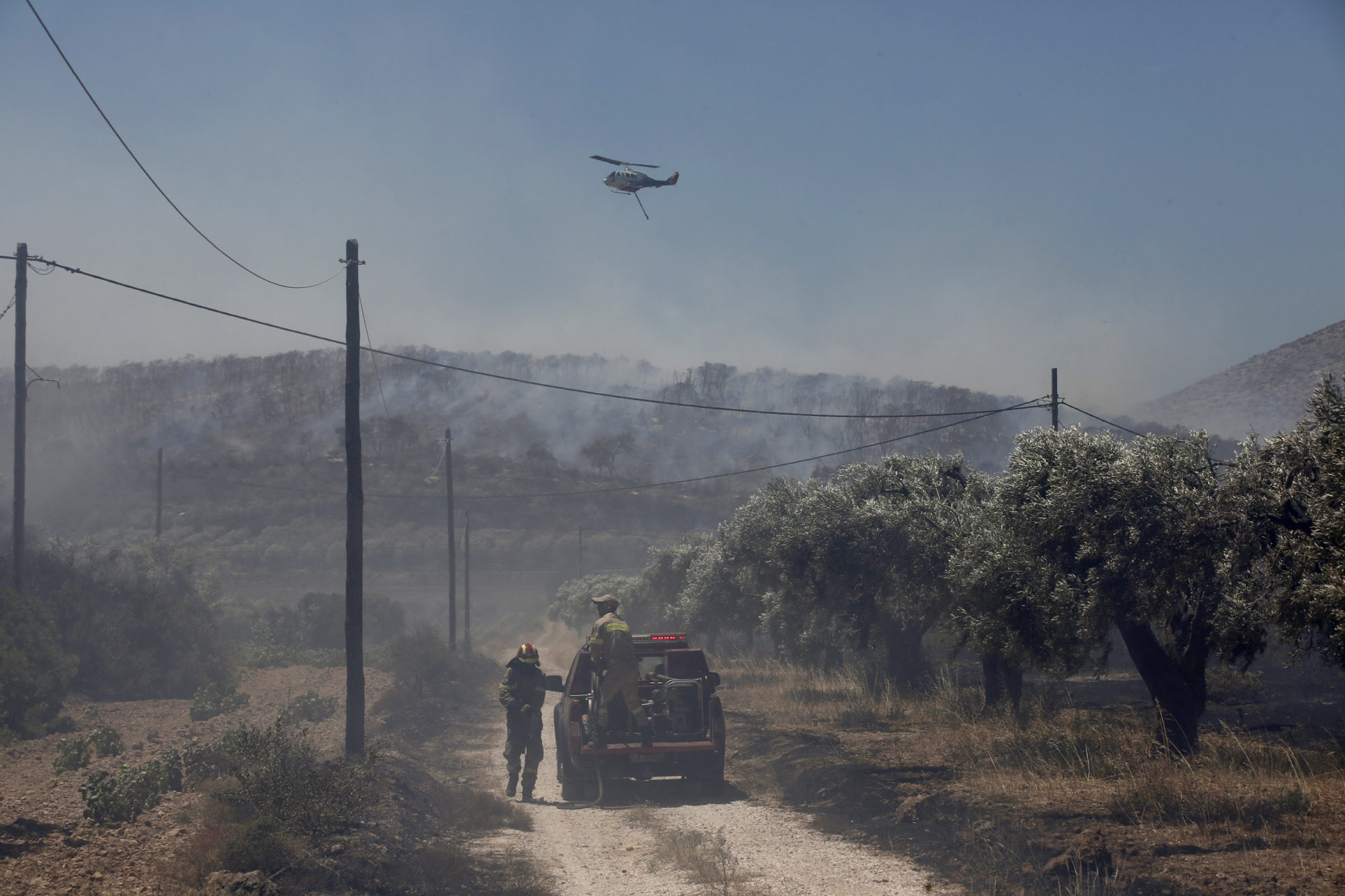 Οριοθετήθηκε η πυρκαγιά στην Κέρκυρα - Μαίνεται στο Ρέθυμνο, σε ύφεση ...