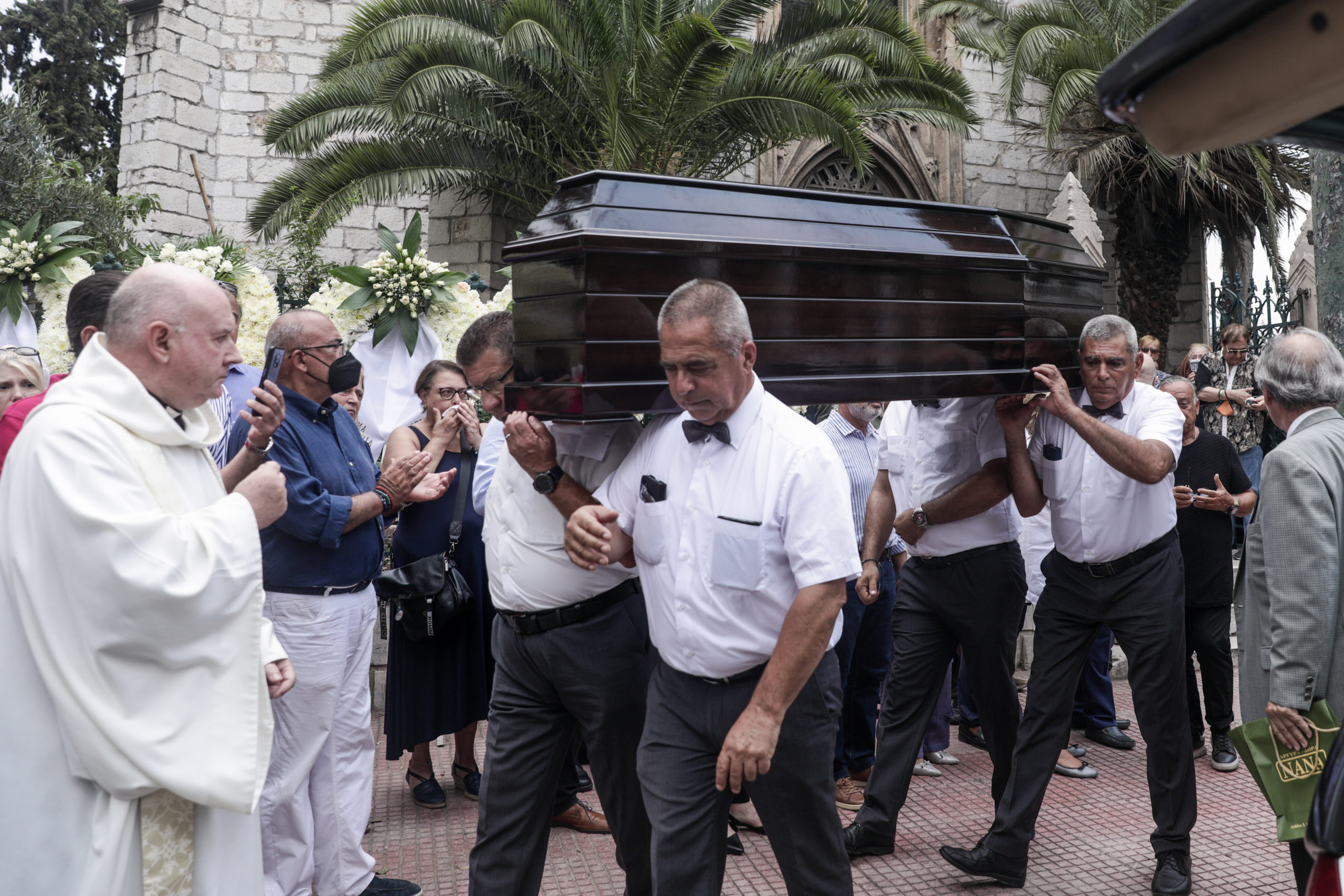 Το τελευταίο «αντίο» στον Ρόμπερτ Ουίλιαμς (βίντεο και φωτογραφίες ...