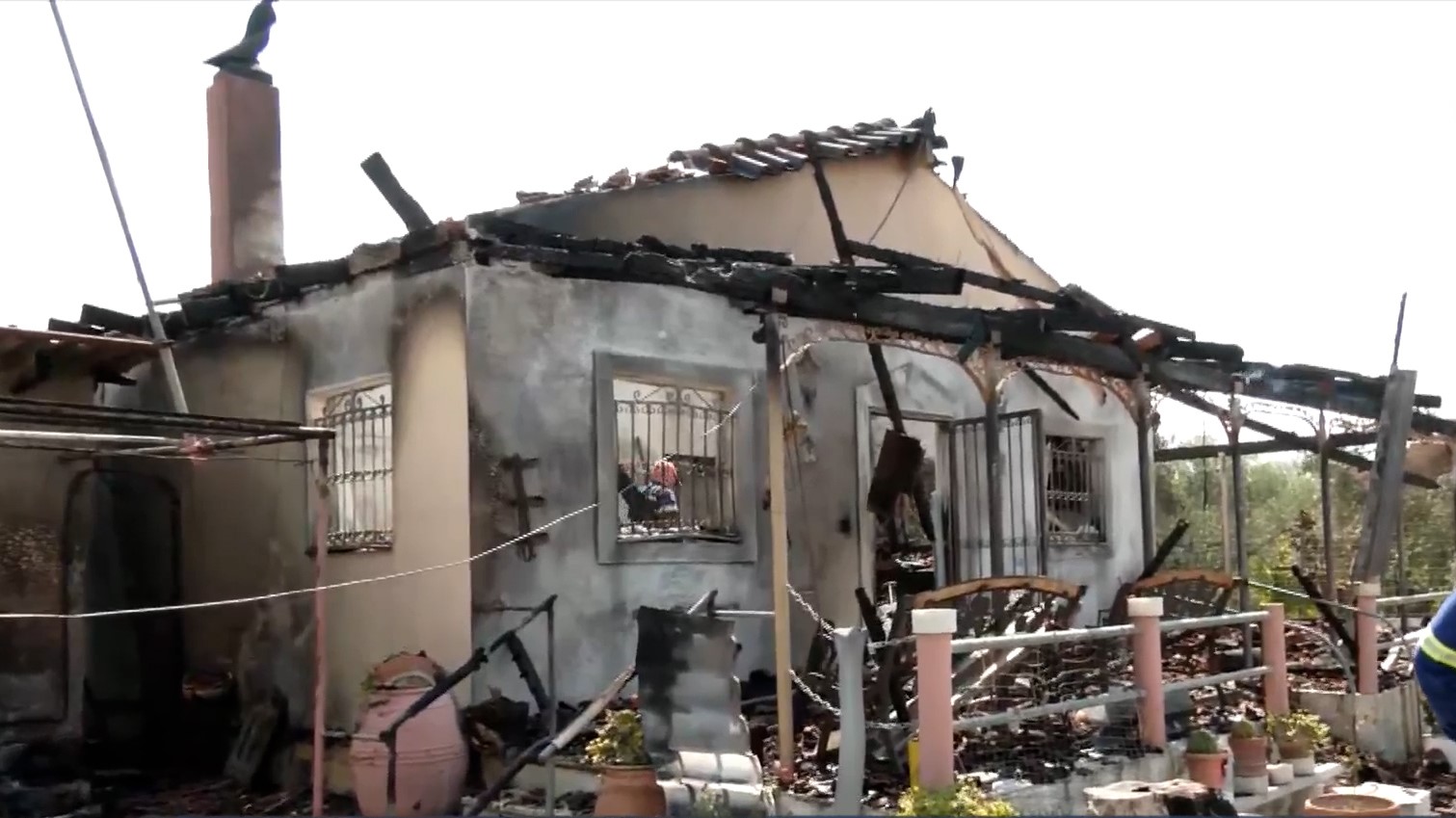 Νεκρή μια ηλικιωμένη μετά από πυρκαγιά στο σπίτι της στον Ωρωπό (video ...