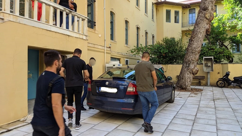 Χανιά: Ελεύθερος με περιοριστικούς όρους ο 22χρονος για το μαχαίρωμα ...