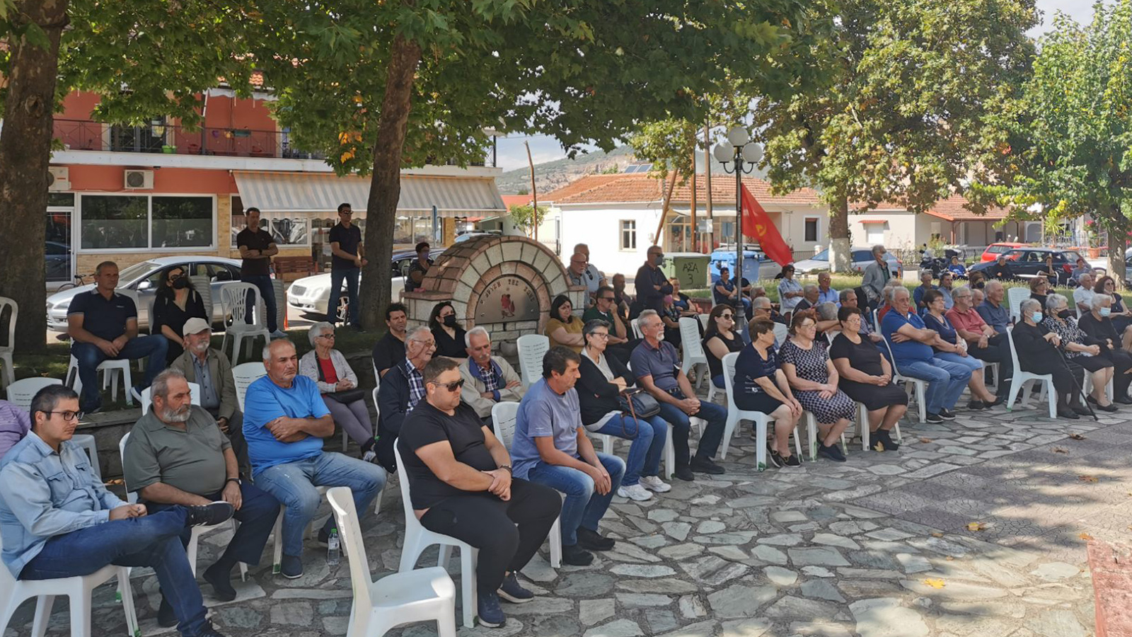 Σέκλιζα Καρδίτσας: Συγκίνηση στο τελευταίο αντίο στον Βασίλη Φυτσιλή ...