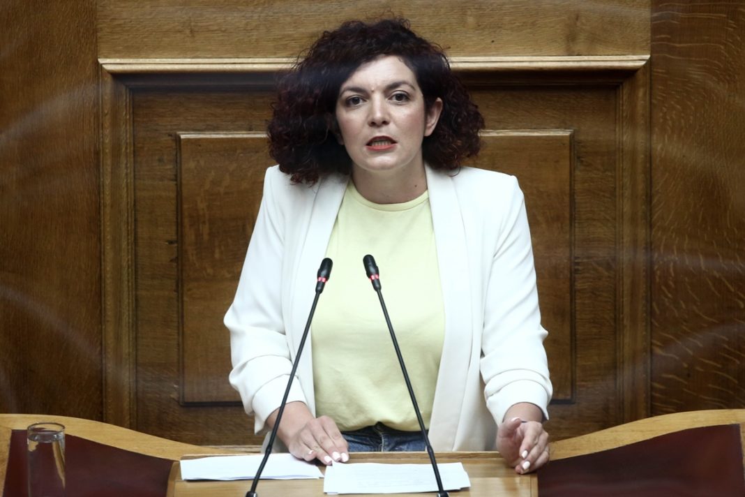 Μ. Κομνηνάκα (ΚΚΕ) στο Πρώτο: Σκηνικό συγκάλυψης των γεγονότων και ...