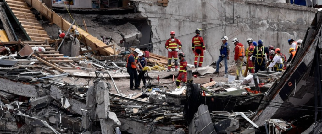 Ισχυρότατος σεισμός μεγέθους 7,7 Ρίχτερ στο Μεξικό - Τουλάχιστον ένας ...