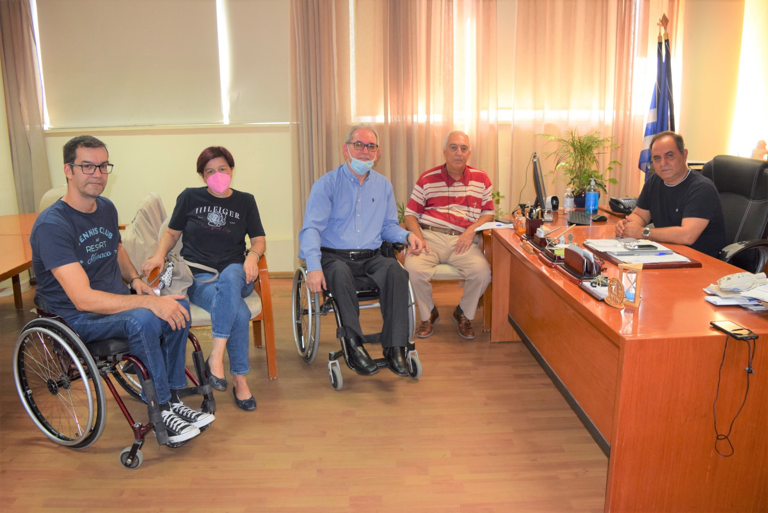 Με εκπροσώπους σωματείων ΑμεΑ συναντήθηκε ο Δήμαρχος Καρδίτσας κ. Β ...