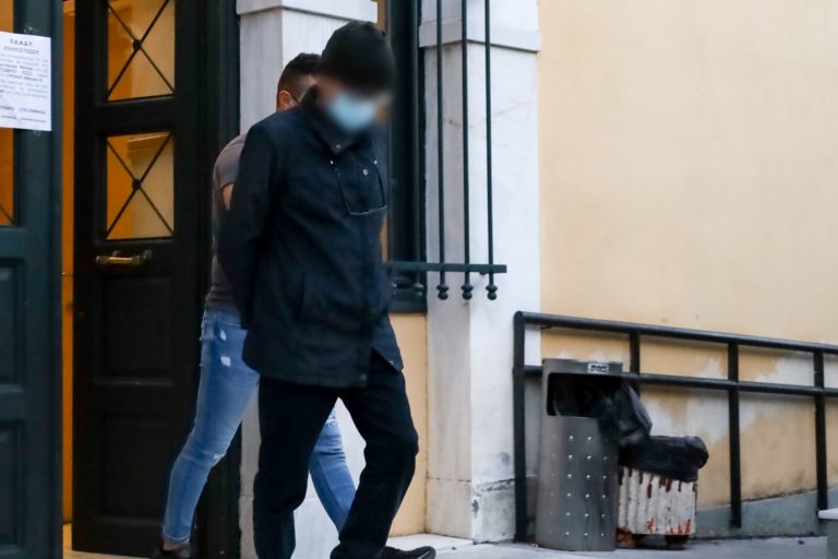 Αγ. Παντελεήμονας: Μαρτυρίες γειτόνων για συχνές επισκέψεις στον ...