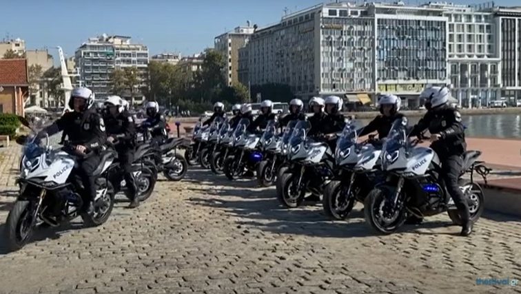 Δεκαοχτώ μοτοσικλέτες παρέδωσε στην Ομάδα Ζ της ΕΛ.ΑΣ. η ΟΛΘ ΑΕ ...