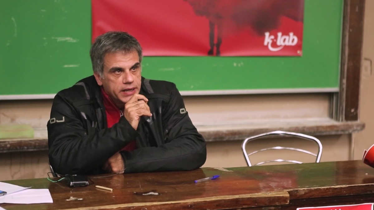 "Μπλόκο" σε καθηγητή του Π.Θ. να ταξιδεύσει στο Καράκας - Διαμαρτυρία ...
