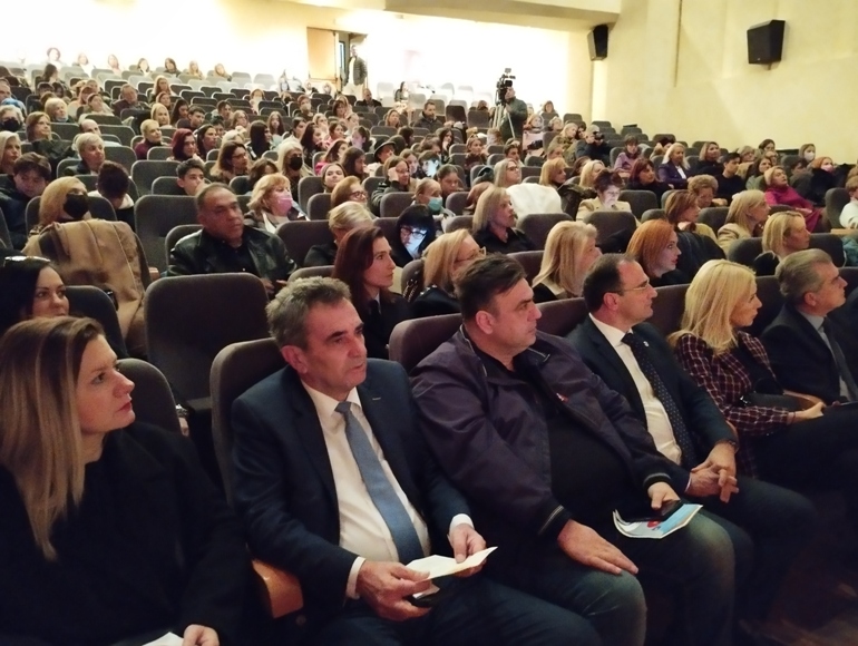 Σέρρες: «ΜΑΖΙ ΣΠΑΜΕ ΤΗ ΣΙΩΠΗ» ηχηρό μήνυμα για την Εξάλειψη της Βίας ...