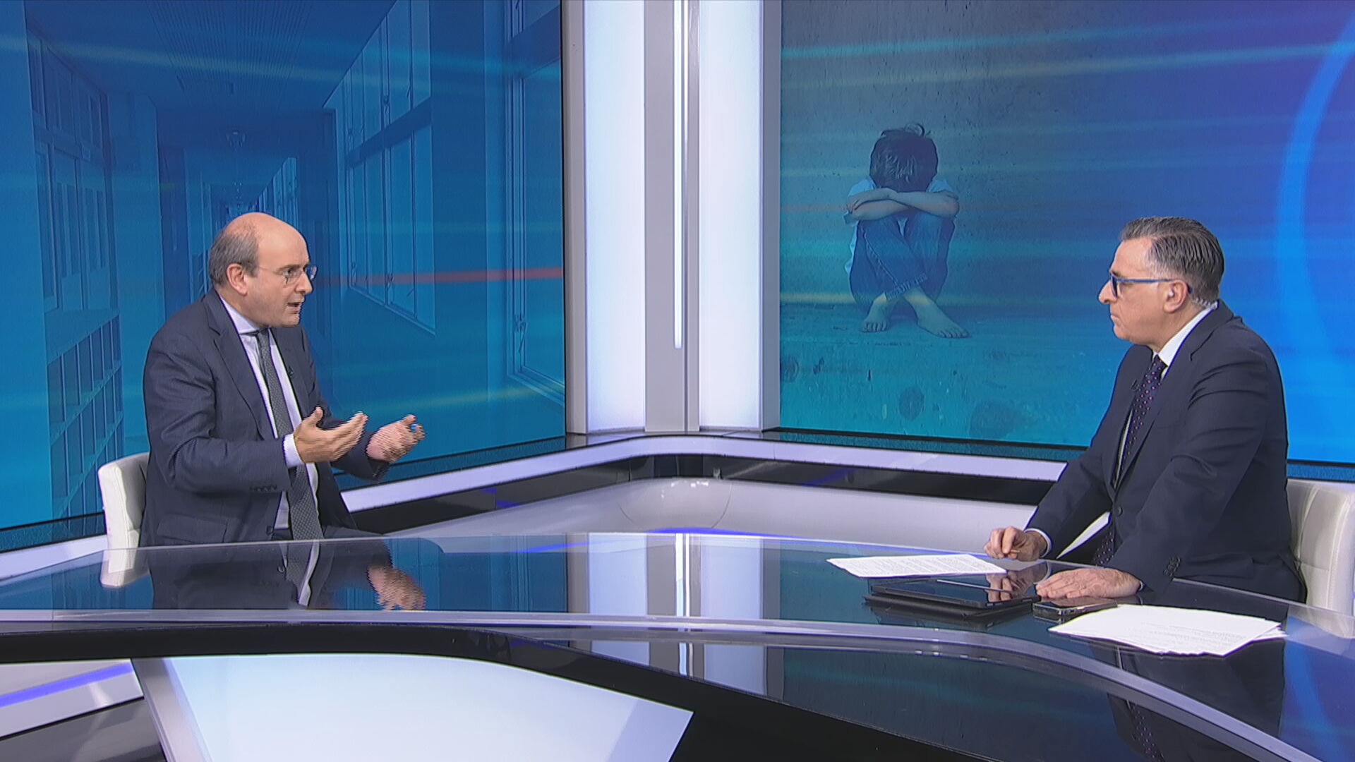 Χατζηδάκης στην ΕΡΤ - Για «Κιβωτό του Κόσμου»: Βασικό να μην καταρρεύσει η δομή – Για συντάξεις ...