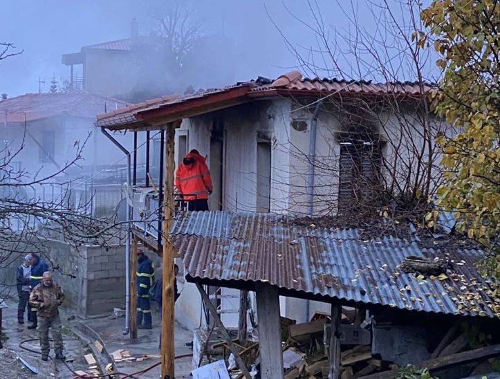Πυρκαγιές σε τέσσερα σπίτια στο Μαυρολιθάρι Φωκίδας - Για εμπρησμό ...