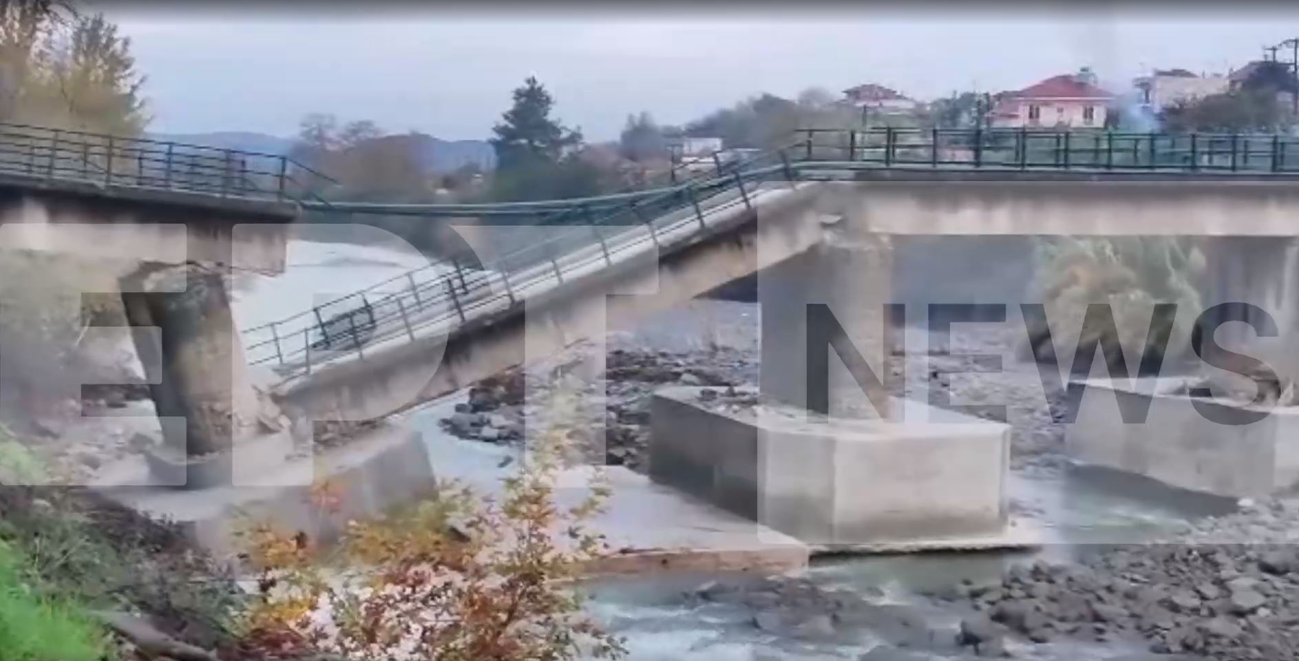 Πλημμυρισμένος ο κάμπος στο Κομπότι Άρτας όπου έπεσε γέφυρα (βίντεο ...