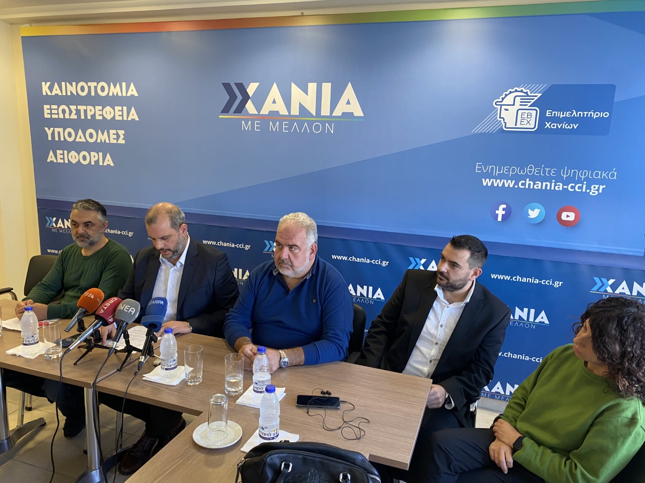 Χριστούγεννα Μουσικά στην Χανιώτικη Αγορά - ertnews.gr
