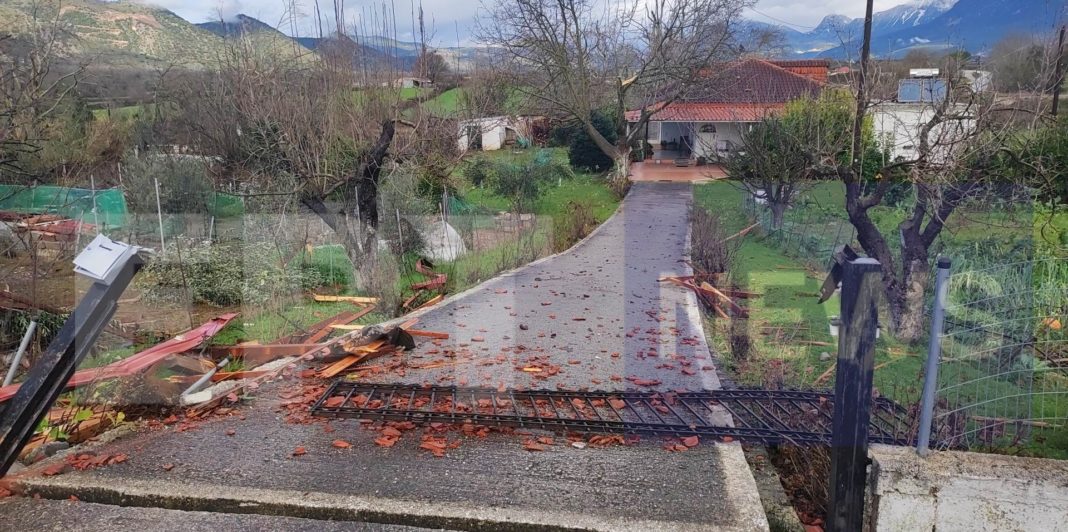 Σημαντικές καταστροφές απο ανεμοστρόβιλο στην περιοχή της Παραμυθιάς ...