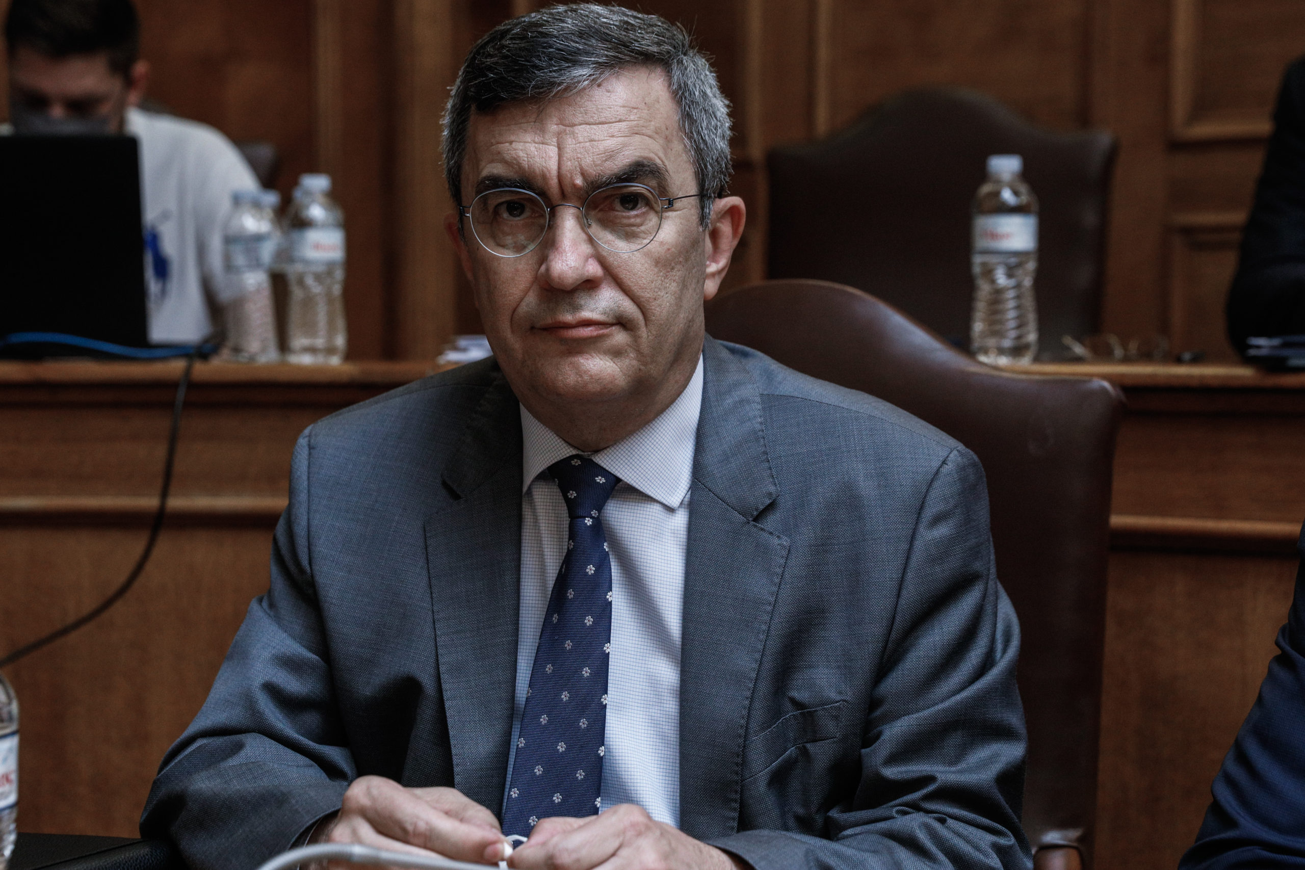 Ο υφ. Προστασίας του Πολίτη Λ. Οικονόμου στην ΕΡΤ: Η υπόθεση στο ...