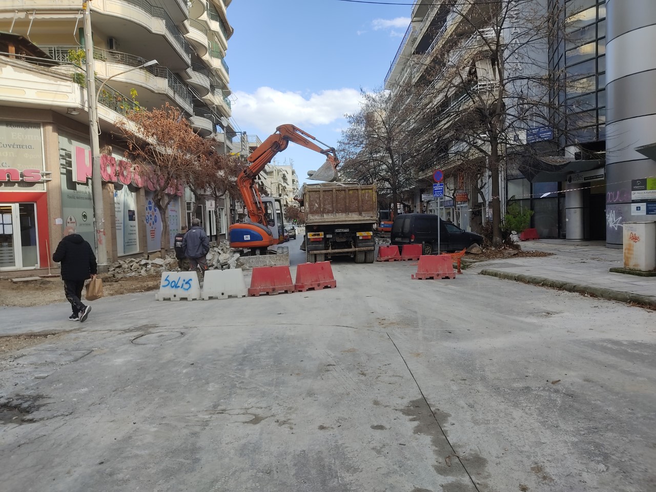 Υπογειοποίηση δικτύου και απομάκρυνση στύλων του ΔΕΔΔΗΕ στην οδό ...