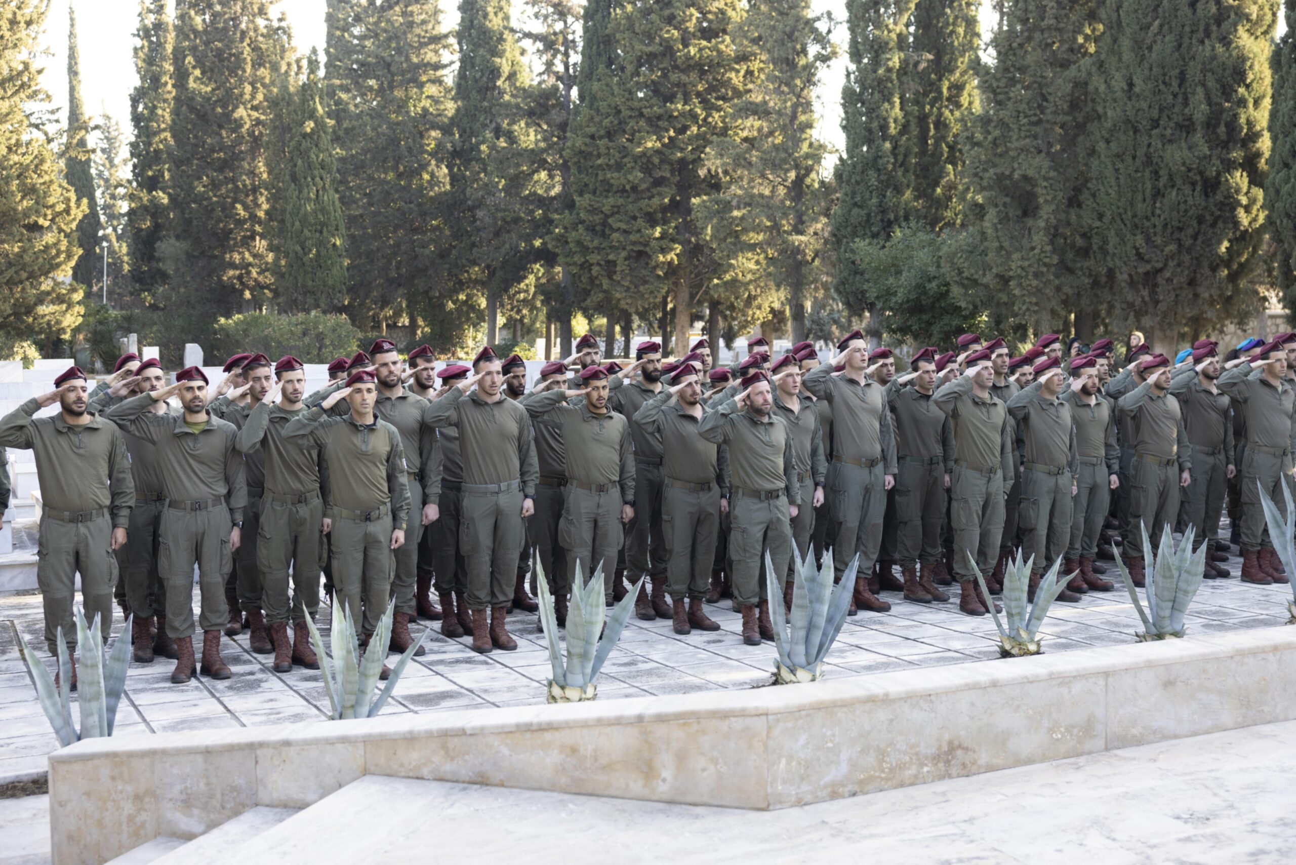 Επίσκεψη αξιωματικών του ισραηλινού στρατού ξηράς στην Ισραηλιτική ...