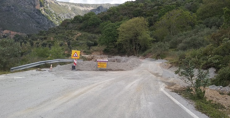 Εργασίες αποκατάστασης ζημιών στο επαρχιακό οδικό δίκτυο του δυτικού ...