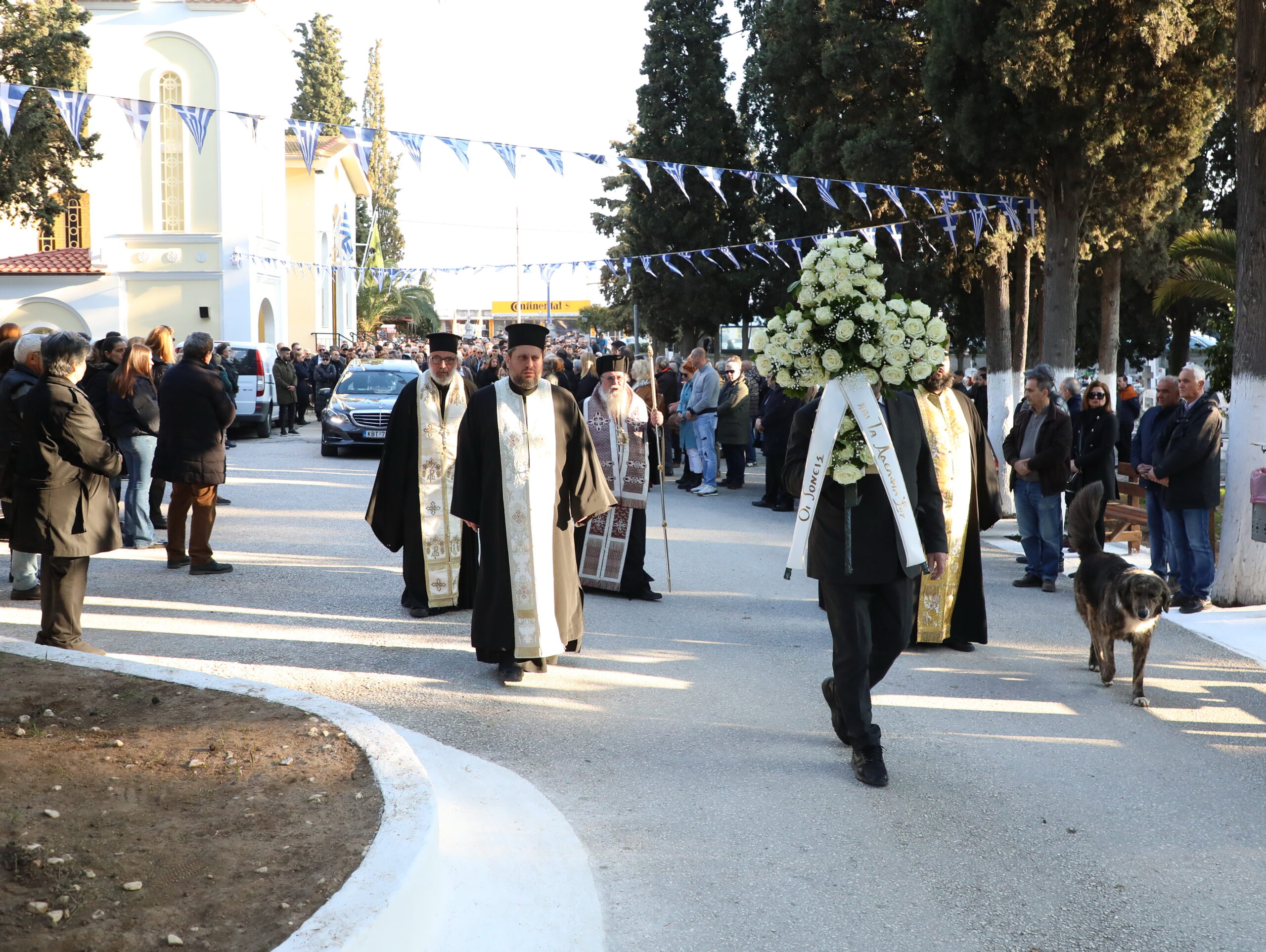Σύγκρουση τρένων Τέμπη: Κηδεύονται σήμερα δύο εργαζόμενοι του ΟΣΕ ...
