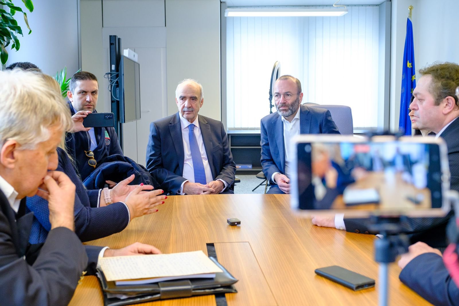 Στο Ευρωπαϊκό Κοινοβούλιο βρέθηκαν εκπρόσωποι Ποντίων, Ασσυρίων ...