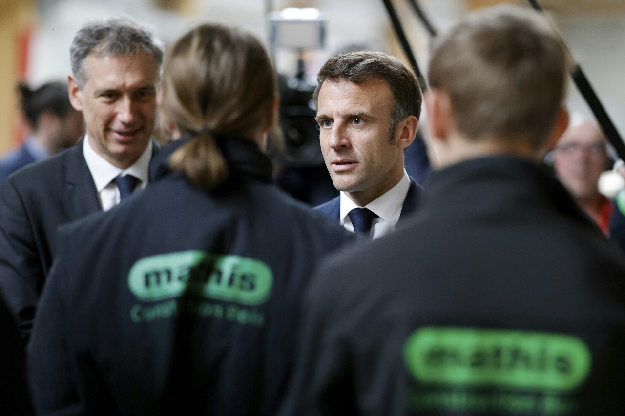 Γαλλία: Ο Ε. Μακρόν αποδοκιμάστηκε κατά την έναρξη της περιοδείας του ...