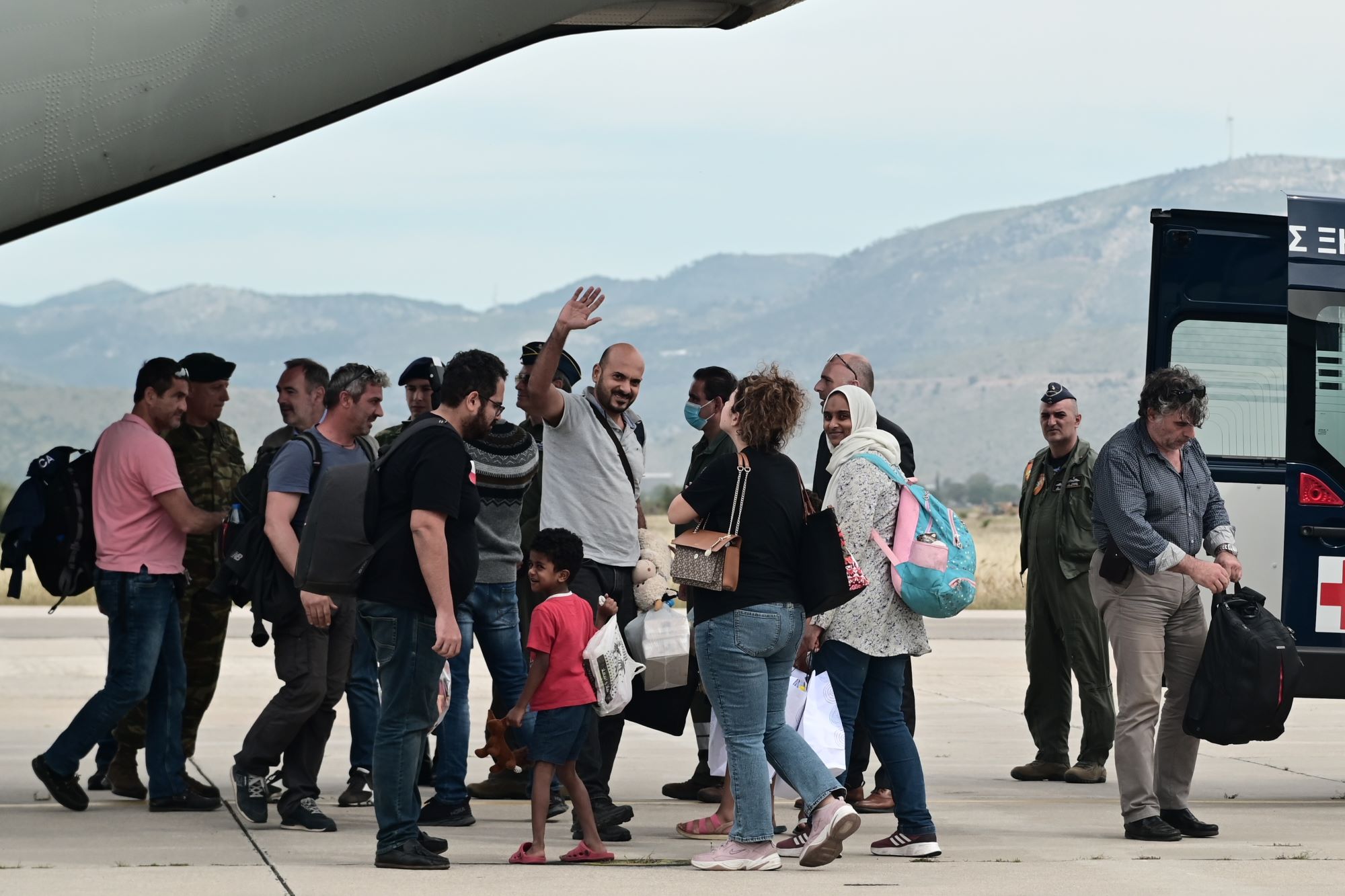Οι πρώτες δηλώσεις των Ελλήνων: Είμαστε ανακουφισμένοι, δεν ...