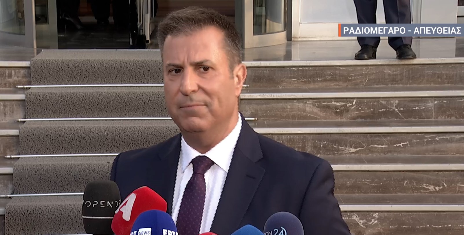 Εκλογές - Debate: Έφτασε στο ραδιομέγαρο της ΕΡΤ ο Παναγιώτης Στάθης ...