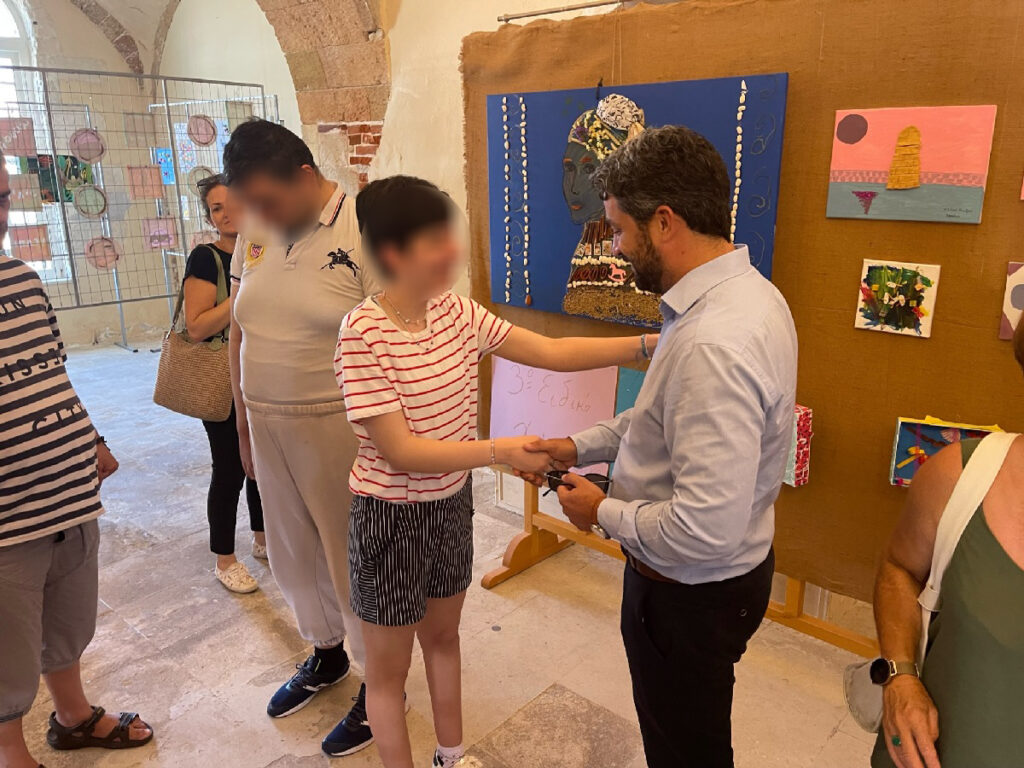 Χανιά: Εγκαινιάστηκε η έκθεση ''Κάθε παιδί ένας καλλιτέχνης'' με έργα ...