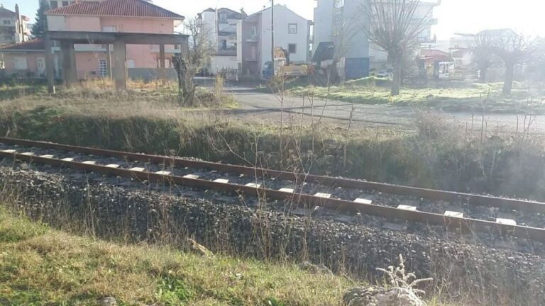 Σχέδιο για συντήρηση της σιδηροδρομικής γέφυρας στα Παραδείσια ...