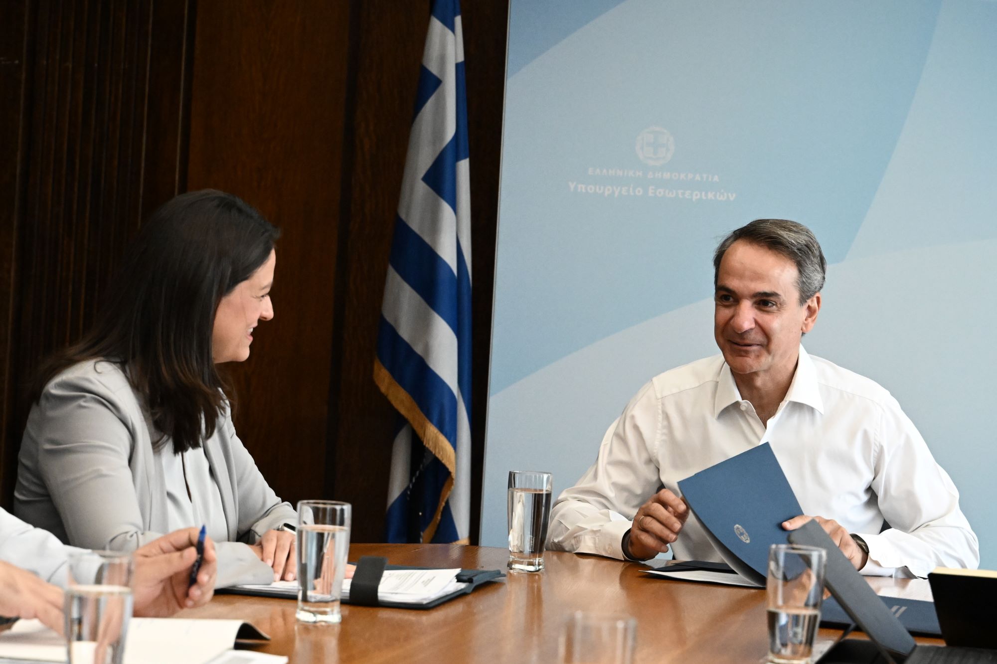 Κυρ. Μητσοτάκης στο ΥΠΕΣ: 10.000 προσλήψεις στην Υγεία - Επί τάπητος το ...