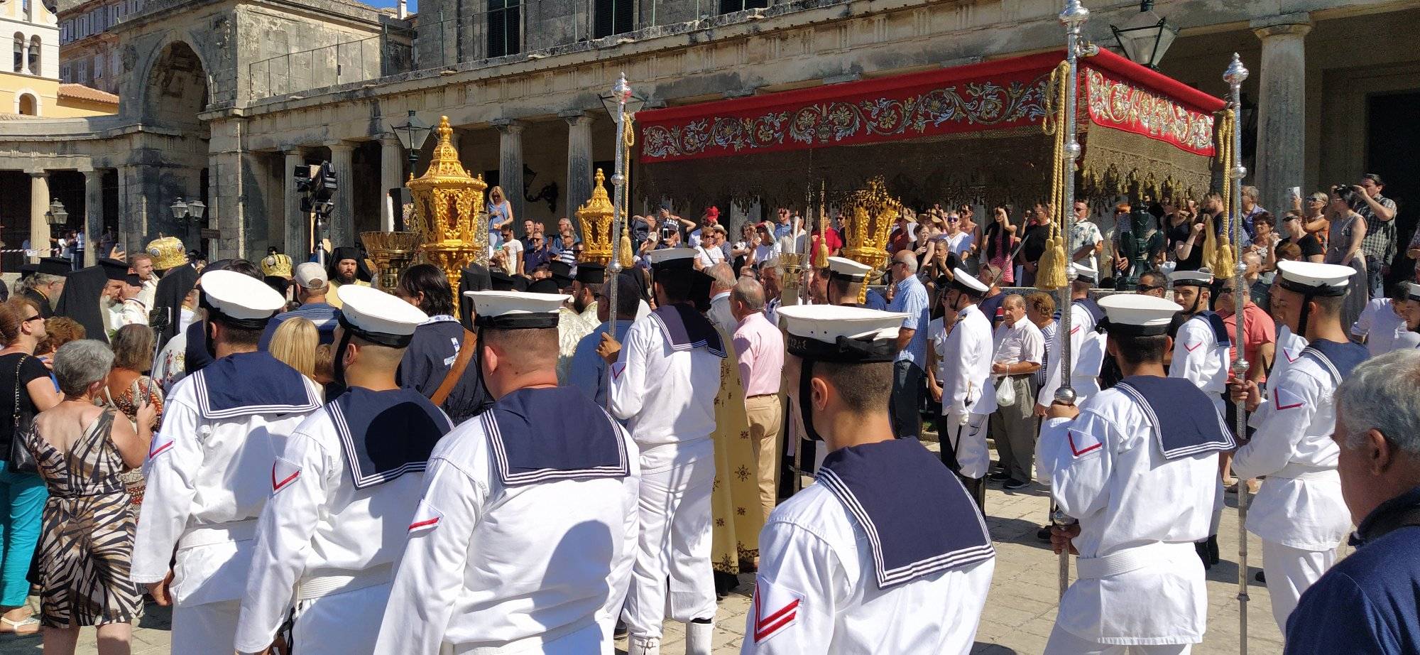 Κέρκυρα: Μεγαλοπρεπής λιτάνευση του σκηνώματος του Αγ. Σπυρίδωνα που ...