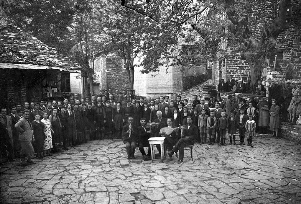«ΑΛΗΣΜΟΝΩ ΚΑΙ ΧΑΙΡΟΜΑΙ»
