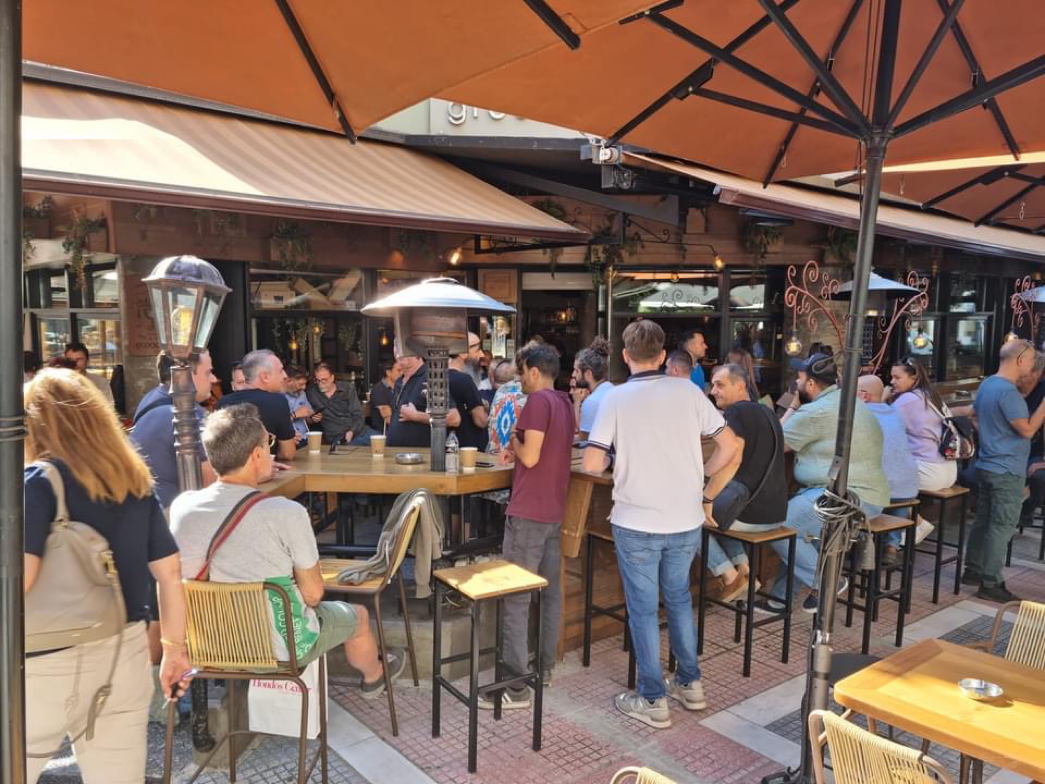 Υγειονομικό πρωτόκολλο για τη λειτουργία της εστίασης στη Μαγνησία ζητά ...
