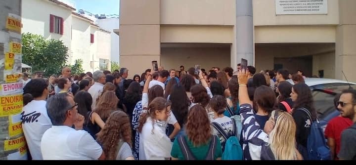 Δυναμικό «όχι» από γονείς και μαθητές στη μετατροπή του 1ου ΓΕΛ Χανίων ...