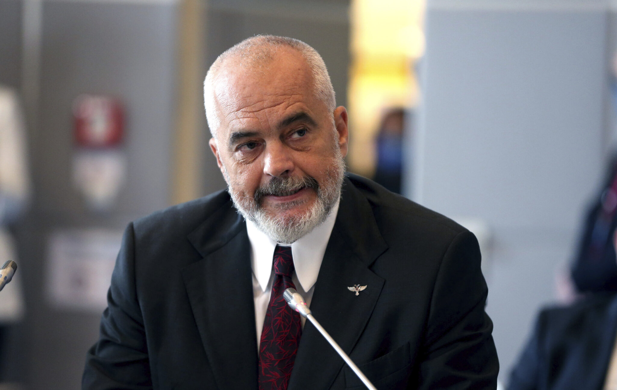 Αναγνώριση του Φρέντη Μπελέρη ως εκλεγμένου δημάρχου από τον Έντι Ράμα ...