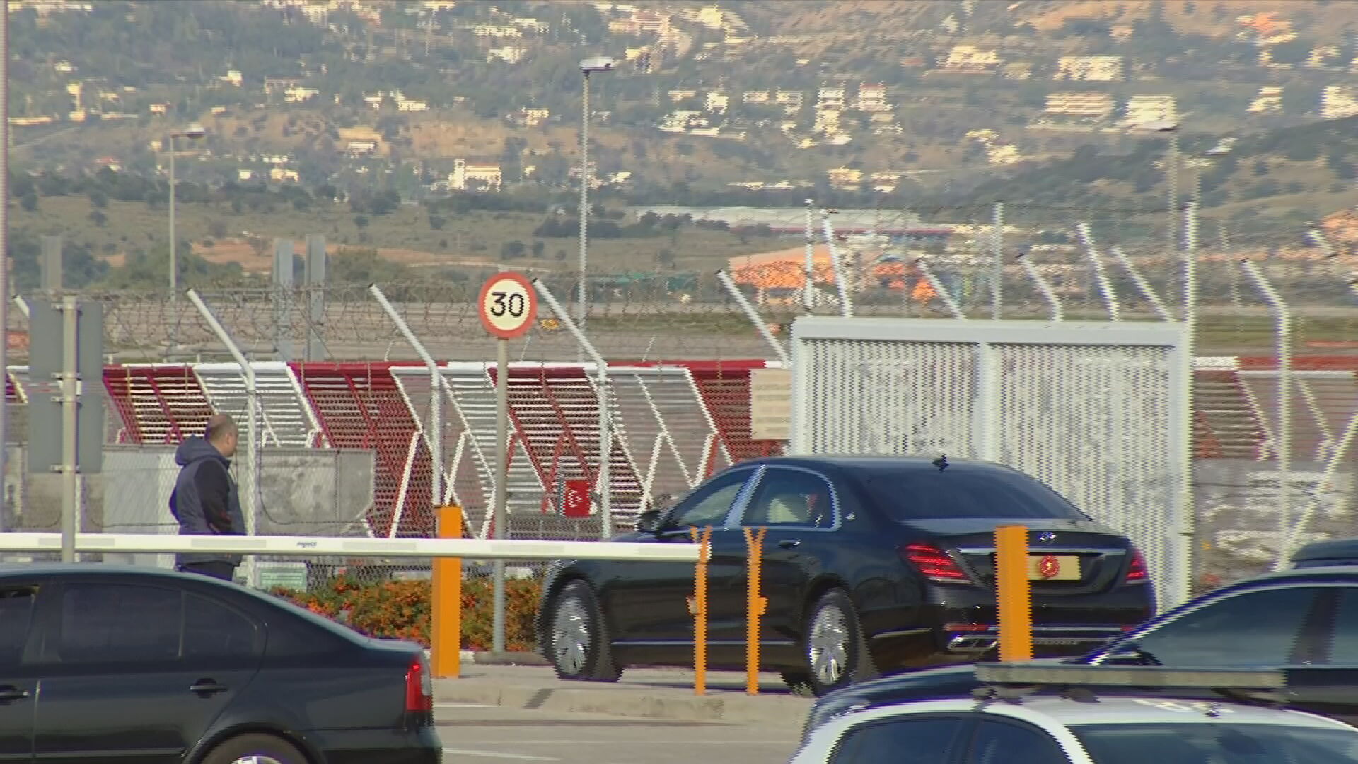 Το βίντεο με την αναχώρηση της αυτοκινητοπομπής του Ερντογάν από το «Ελ ...