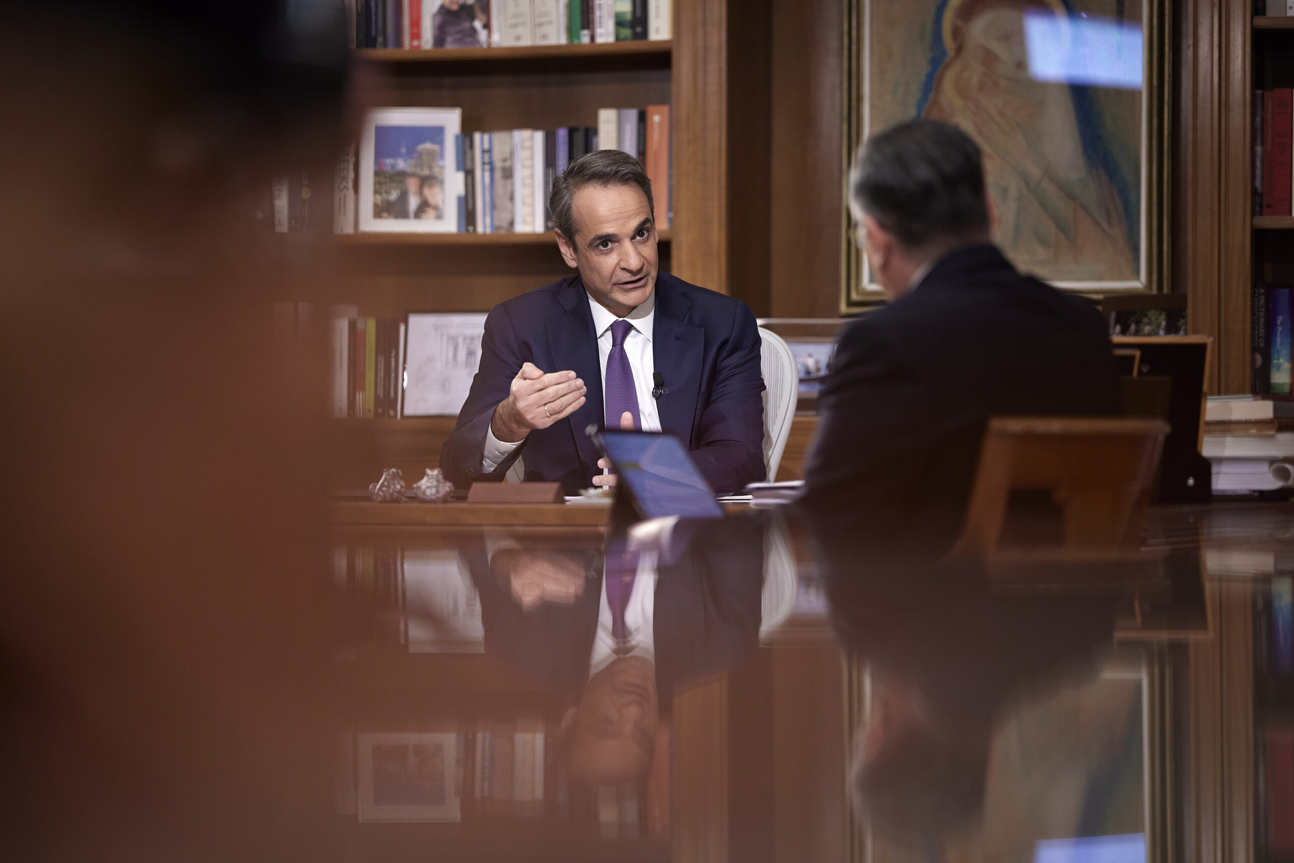 Κυρ. Μητσοτάκης στην ΕΡΤ για ομόφυλα ζευγάρια: «Ένας άνδρας μόνος του ...
