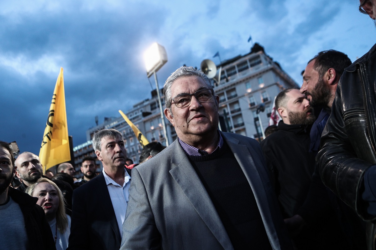 Στο πλευρό των αγροτών ο Δημήτρης Κουτσούμπας - «Τα αιτήματά τους είναι ...