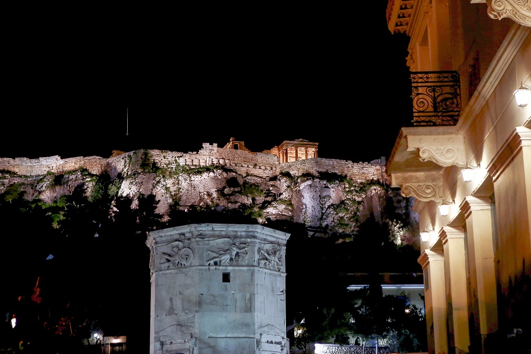 Αποκριάτικο ξεφάντωμα στην Πλάκα - Το Επαγγελματικό Επιμελητήριο Αθηνών ...