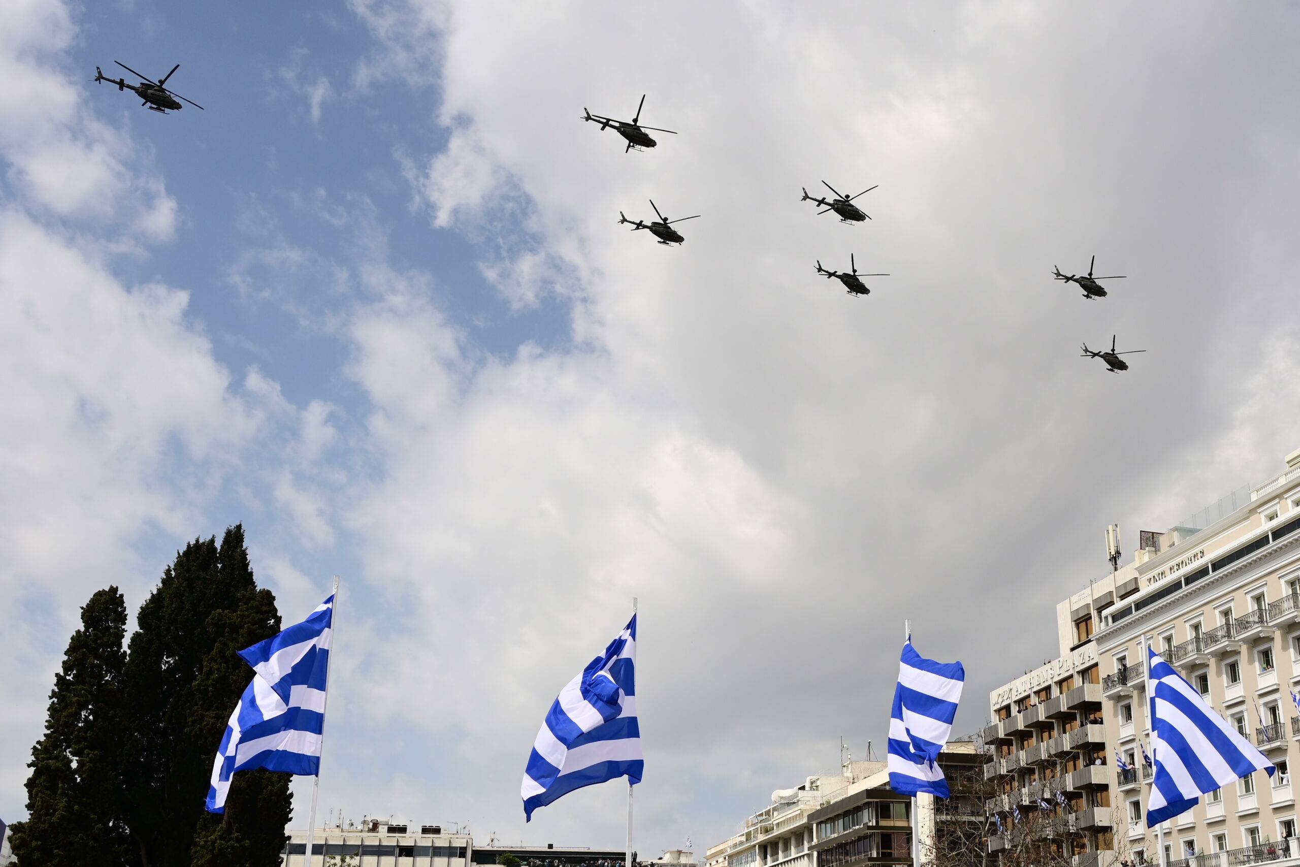 Παρέλαση 25 Μαρτίου – Βίντεο: Ελικόπτερα γέμισαν τον ουρανό της Αθήνας ...