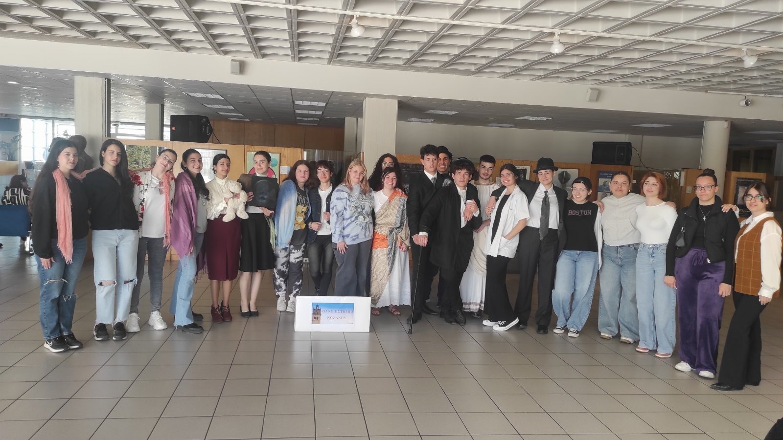 Κοζάνη: Βραβείο Σεναρίου απέσπασε το 3ο Γενικό Λύκειο στο θεατρικό ...