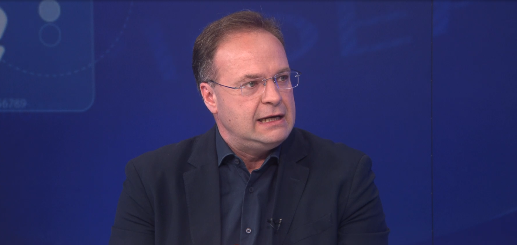 Ο Αριστοτέλης συναντά τον Κομφούκιο: Το όραμα του Στ. Βαλιάνου για τον ...