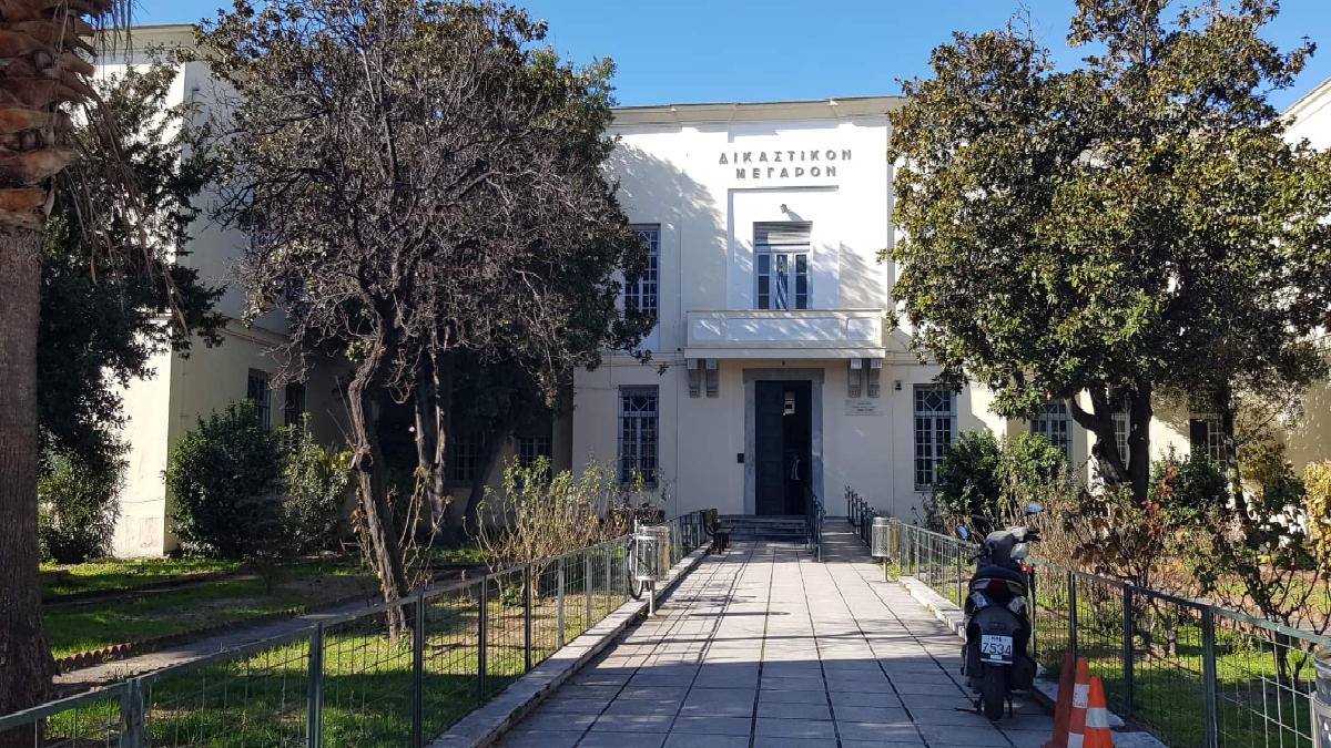 Στη φυλακή 33χρονος για ενδοοικογενειακή βία παρότι η σύζυγος τα ...